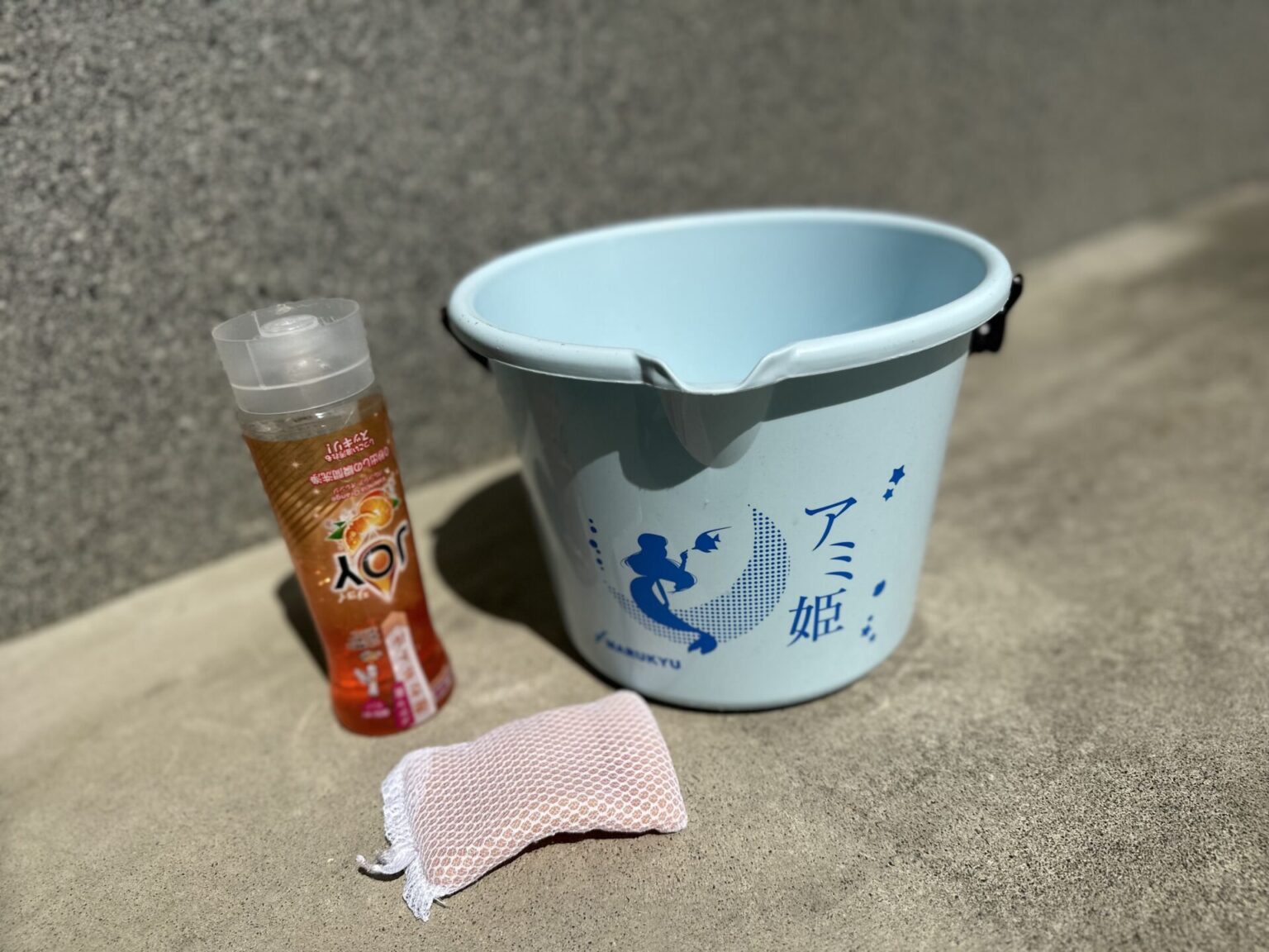 【必見】古くてダサいクーラーボックスを塗装リメイク！手順と費用をご紹介 | TSURI TECH